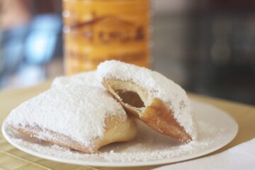 Authentic beignets recipe + café au lait from a NOLA native | Edible Times