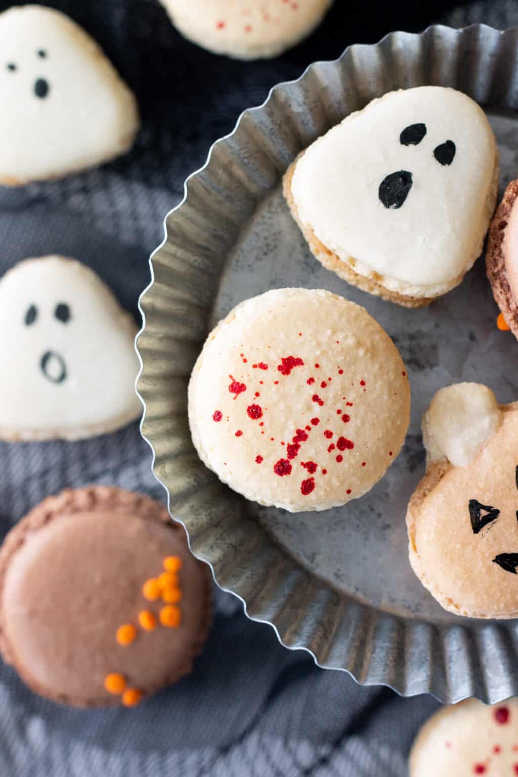 Spooky, Cute Halloween Macarons [Ghosts & More] | Edible Times