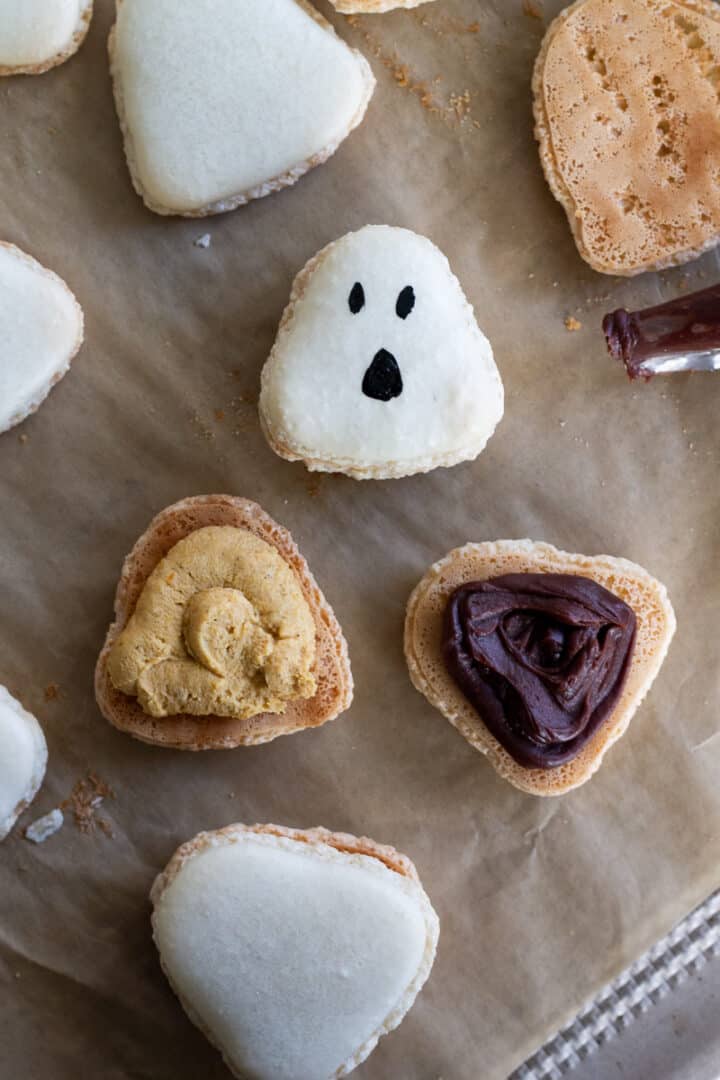 Spooky, Cute Halloween Macarons [Ghosts & More] | Edible Times